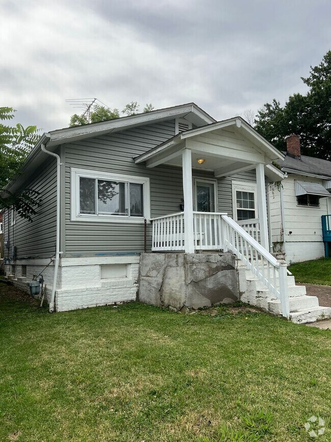 Riverview Heights Apartments for Rent with Hardwood Floors - Saint ...