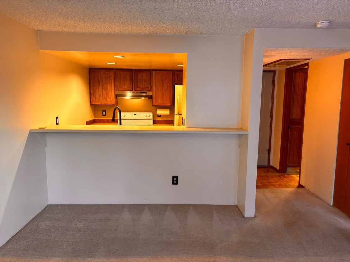 9625 Independence Dr Unit C103, Anchorage, AK 99507 - Room for Rent in ...