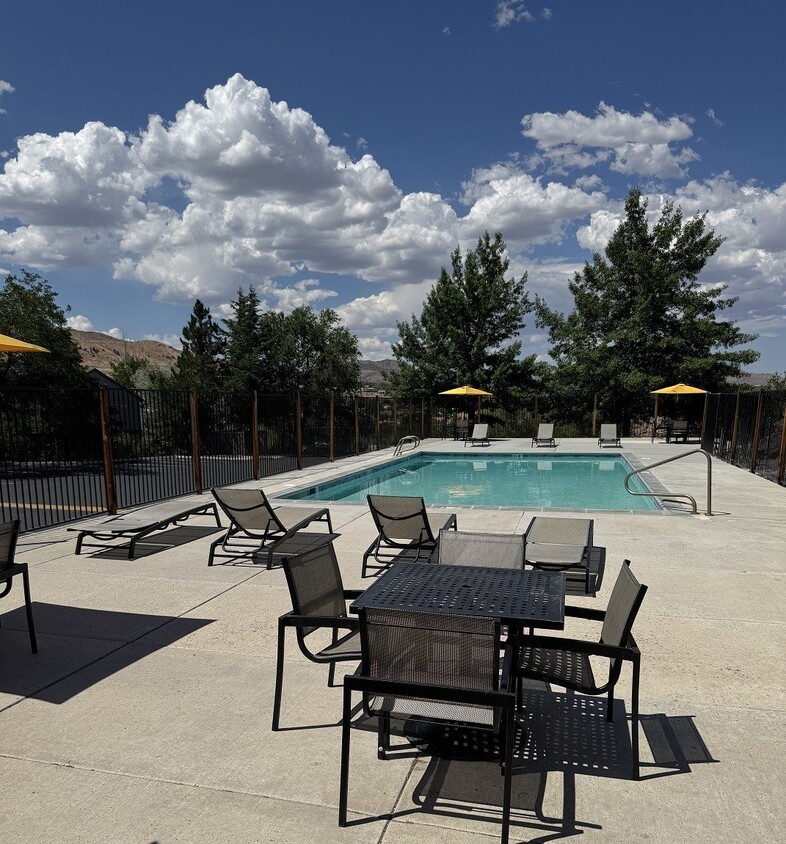 Boulder Creek Apartments - 4005 Moorpark Ct Sparks, NV 89433 ...