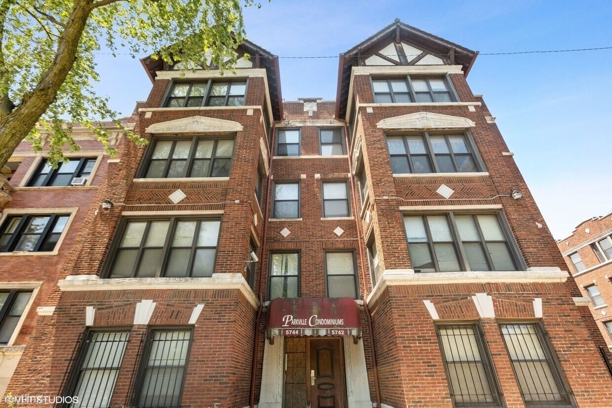 5742 S King Dr Unit #3B, Chicago, IL 60637 - Condo for Rent in Chicago ...