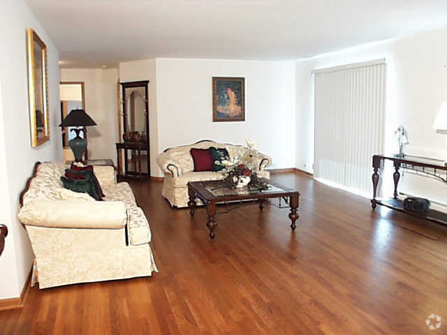 Park Ridge Commons Apartments - Des Plaines, IL | Apartments.com