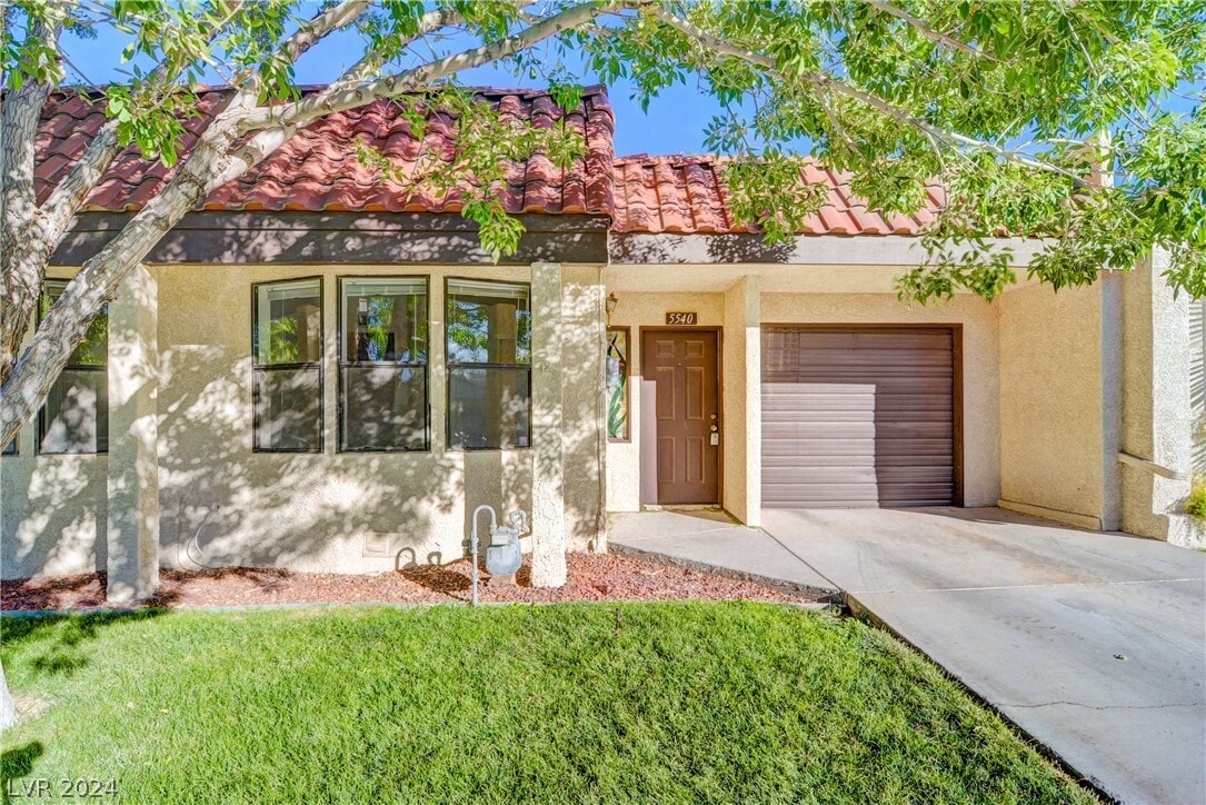 5540 Hobble Creek Dr, Las Vegas, NV 89120 - House Rental in Las Vegas ...