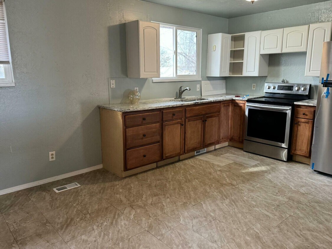 5837 S 2950 W, Roy, UT 84067 - House Rental in Roy, UT | Apartments.com