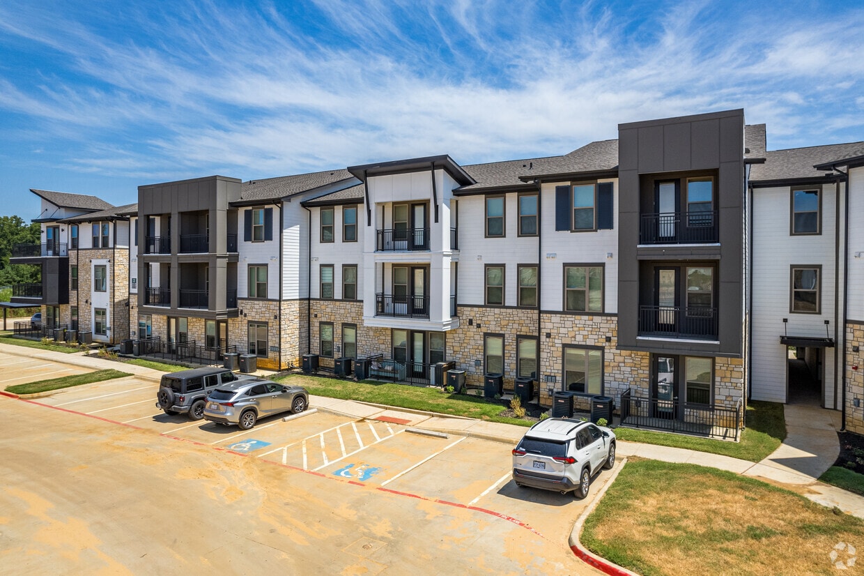 The Southerly at Longview - 1121 E Hawkins Pky Longview, TX 75605 ...