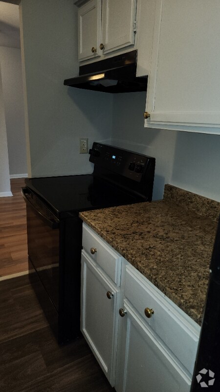 The Hamptons Student Apartments for Rent - Charlotte, NC - 1 Rentals ...