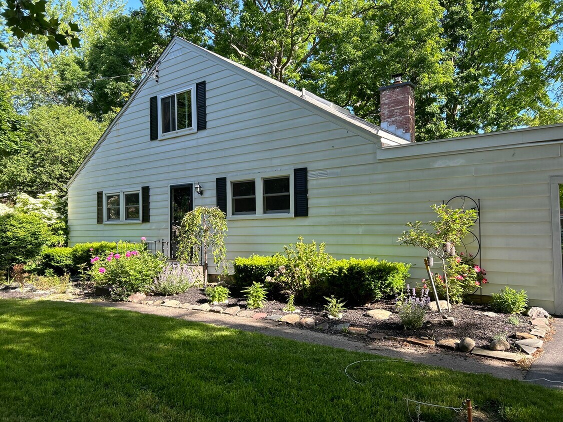 425 Tryon Dr, Lewiston, NY 14092 - House Rental in Lewiston, NY ...