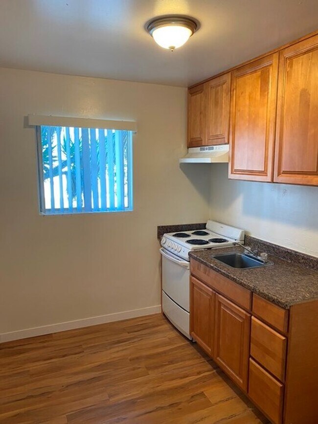 1026 S Russell Ave Unit 1026C, Santa Maria, CA 93458 - Room for Rent in ...