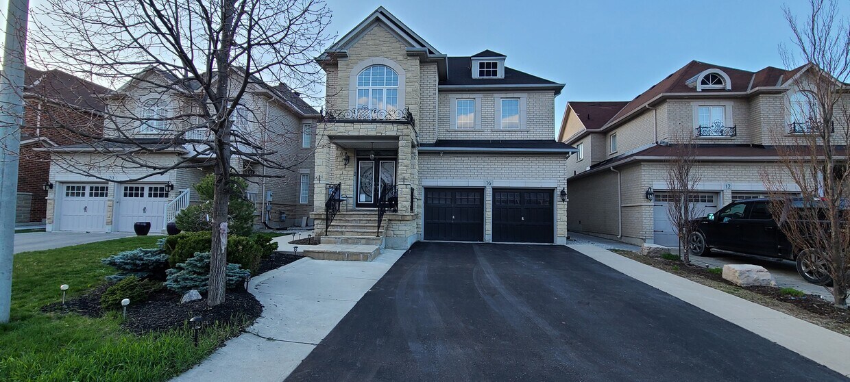 16 Stark Cres Unit 16 Stark Cres, Vaughan, ON L4H 0J3 Apartments - 16 ...