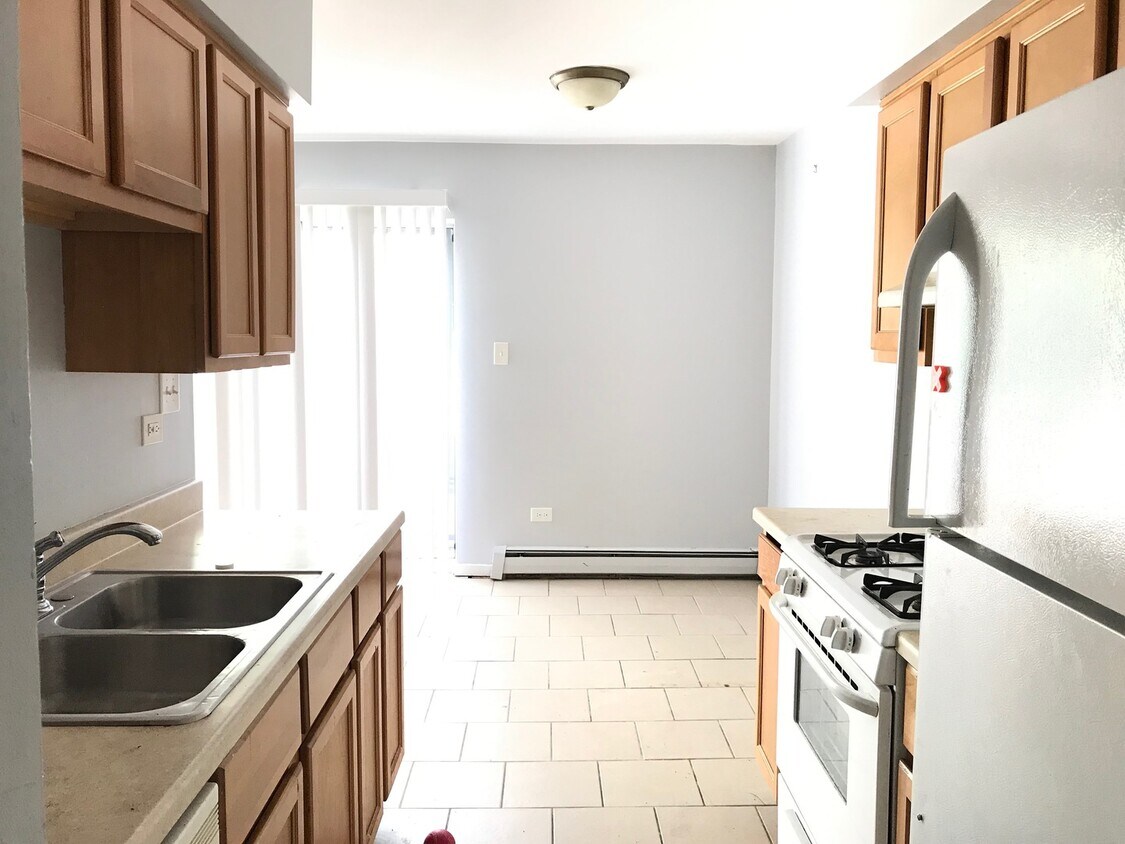 111 Pickwick Dr Unit F, Schaumburg, IL 60193 - Room for Rent in ...