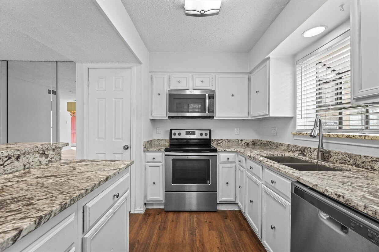 15151 Berry Trl Unit 807, Dallas, TX 75248 - Condo for Rent in Dallas ...