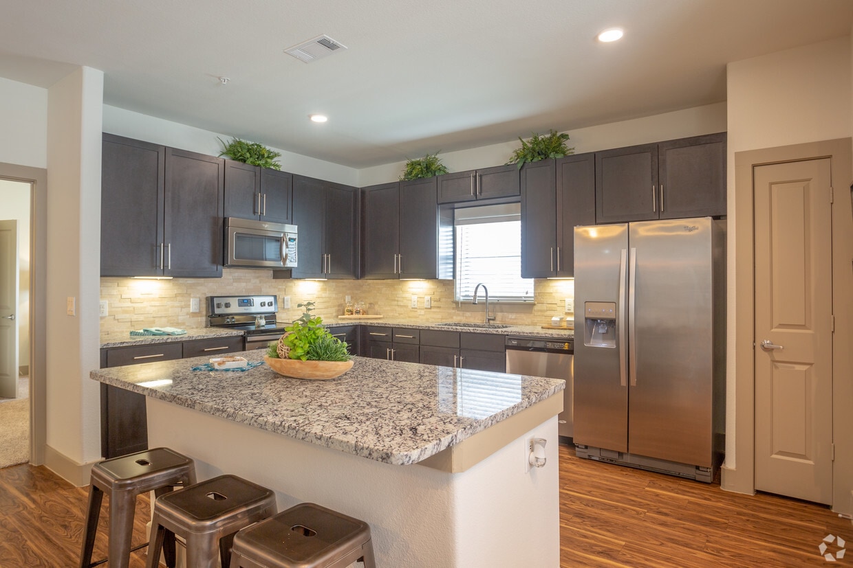 The Columns at Shadow Creek Ranch - 12325 Shadow Creek Pky Pearland, TX ...