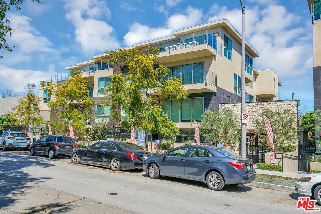 728 N Sweetzer Ave Unit 304, Los Angeles, CA 90069 - Condo for Rent in ...
