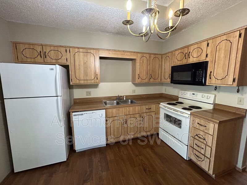 3361 S Farm Rd 135 Unit B, Springfield, MO 65807 - Condo for Rent in ...