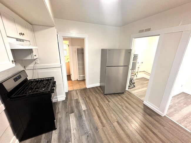 1317 83rd Ave Unit 1321, Oakland, CA 94621 - Room for Rent in Oakland ...