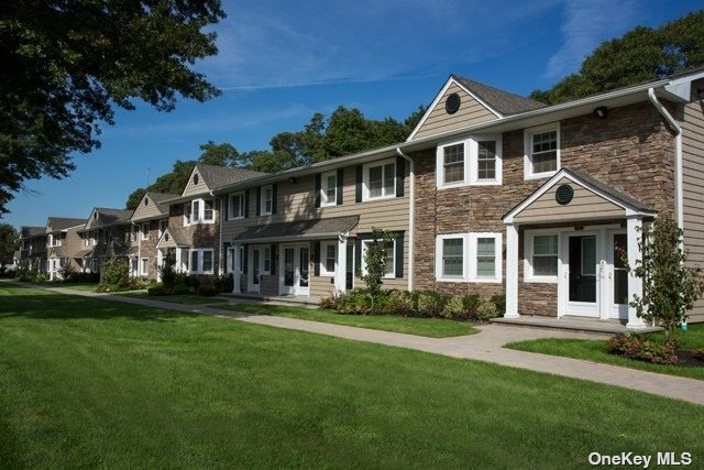 204 Tudor Ln Unit 204, Middle Island, NY 11953 - Room for Rent in ...