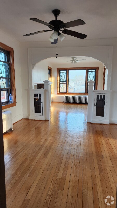 Clearing Apartments under $2,100 - Chicago, IL - 8 Rentals | Apartments.com