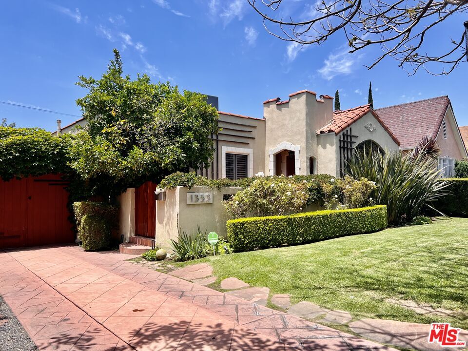 1353 Carmona Ave, Los Angeles, CA 90019 - House Rental in Los Angeles ...