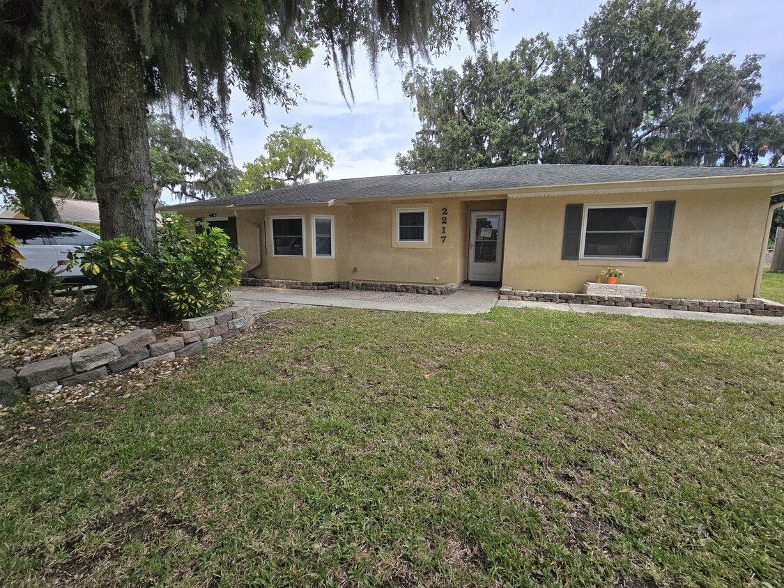 2217 Needle Palm Dr, Edgewater, FL 32141 - House Rental in Edgewater ...