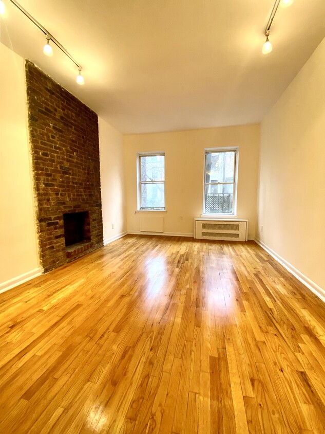 427 E 83rd St Unit 2B, New York, NY 10028 | Apartments.com