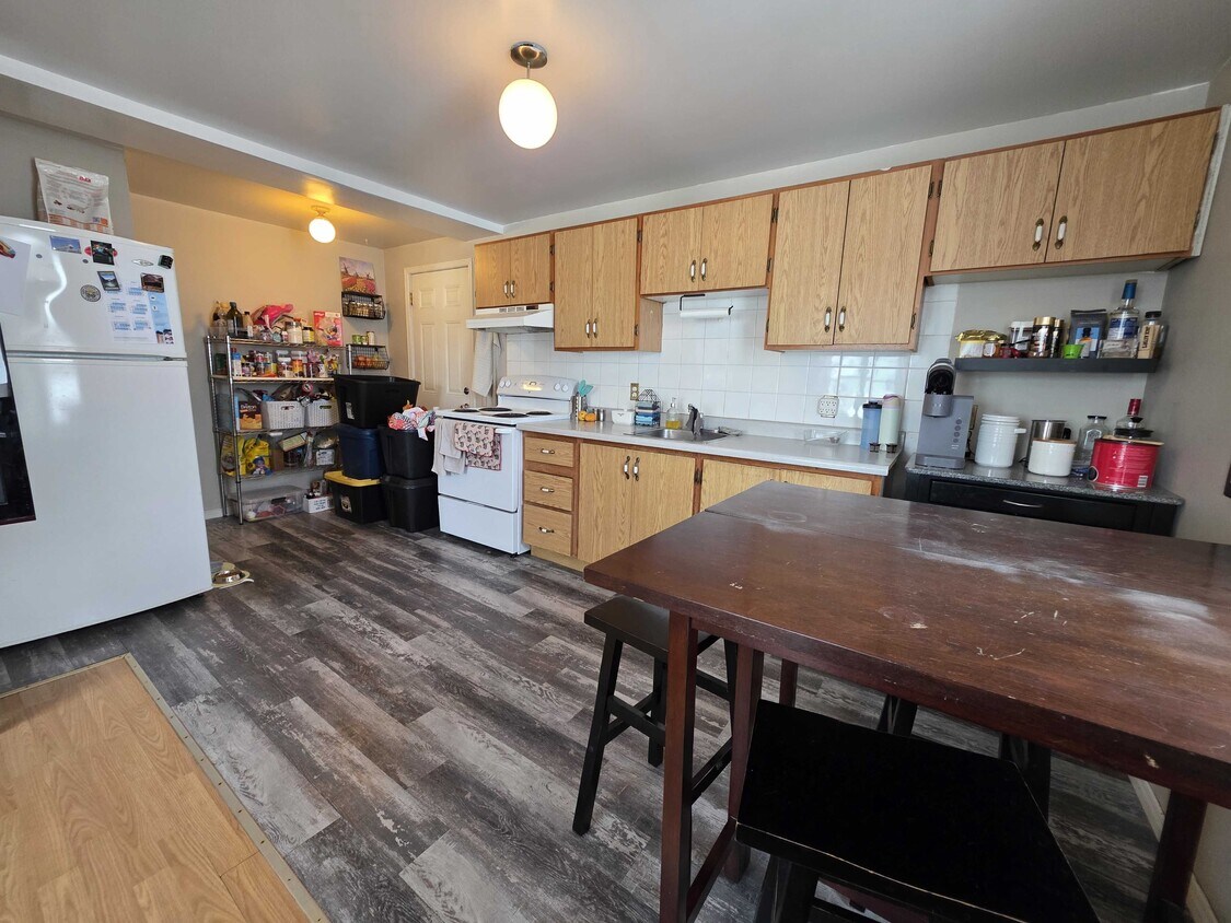 136 Patrick St Unité 136, Kingston, ON K7K 3P5 - Appartement à Louer à ...