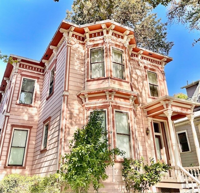 Cesar Chavez Park Apartments for Rent with High Ceilings - Sacramento ...