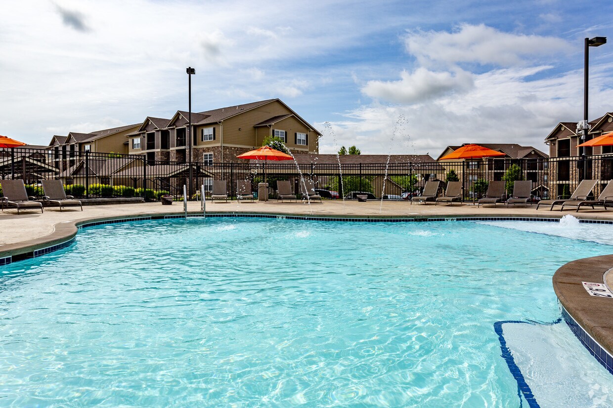 Heights at Delaware Ridge - Apartments at 12929 Delaware Pky Kansas ...