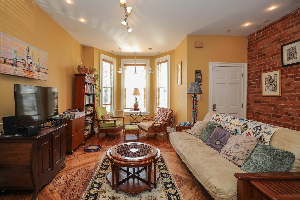 1360 Emerald St NE, Washington, DC 20002 - House Rental in Washington ...
