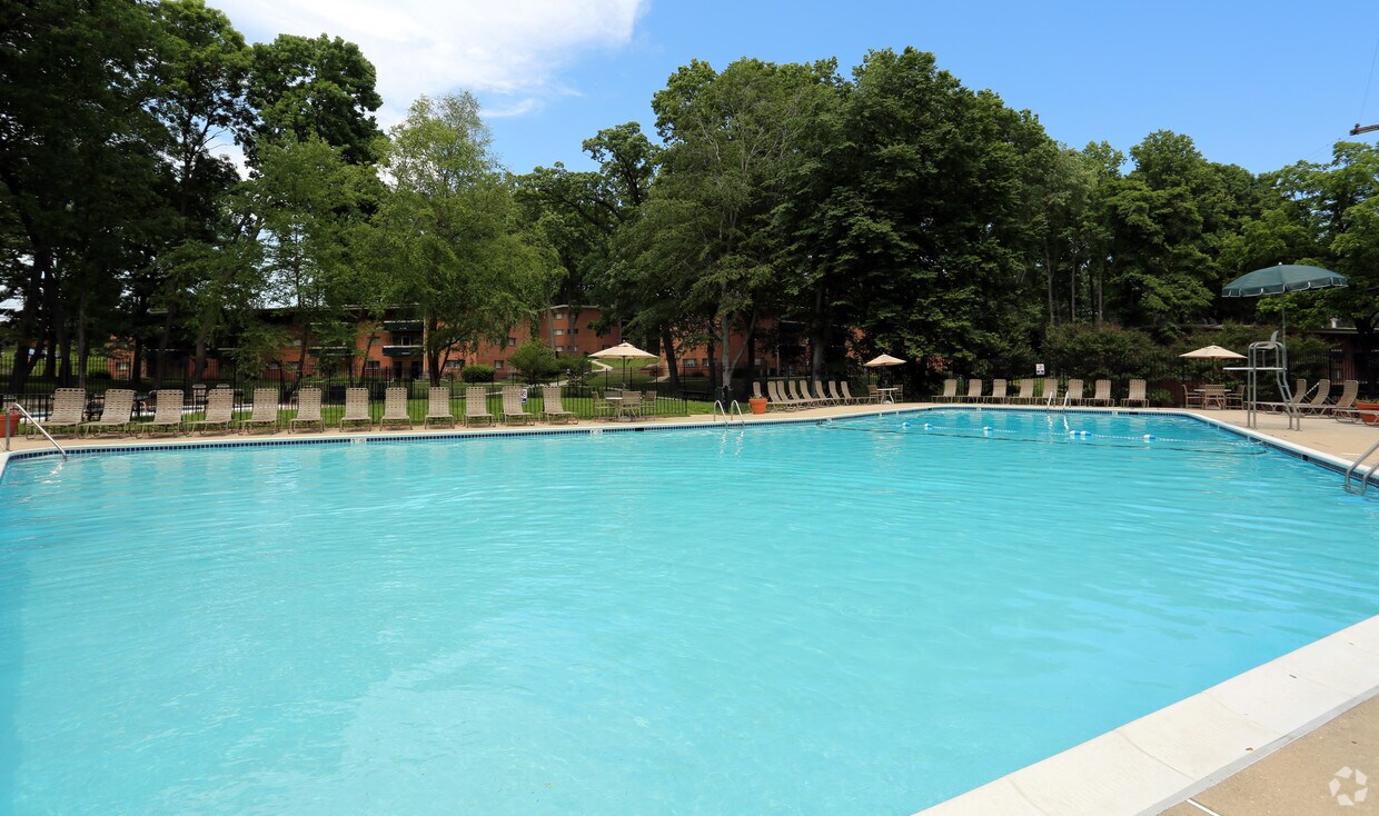 Glenmont Forest - Apartments in Silver Spring, MD | Apartments.com