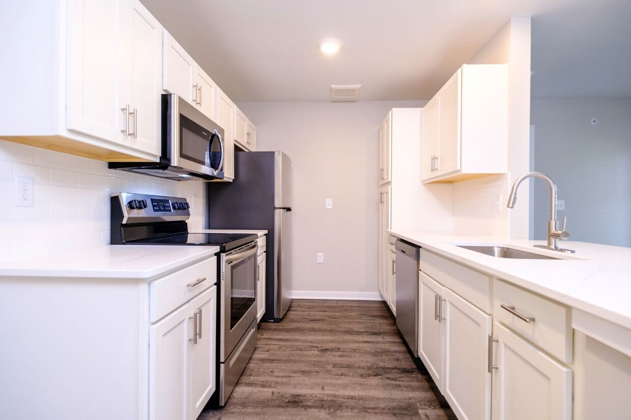 Saw Mill Village Apartments - 6900 Sawmill Village Dr Columbus, OH ...