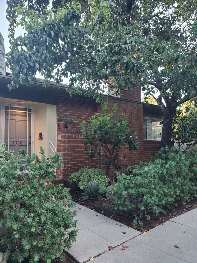 3326 Floyd Terrace, Los Angeles, CA 90068 - Room for Rent in Los ...