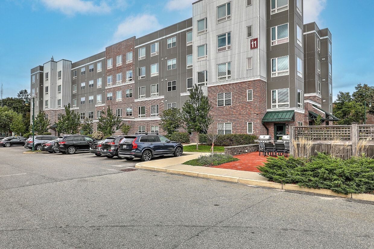 Rumford Center - 20 Newman Ave Rumford, RI 02916 | Apartments.com