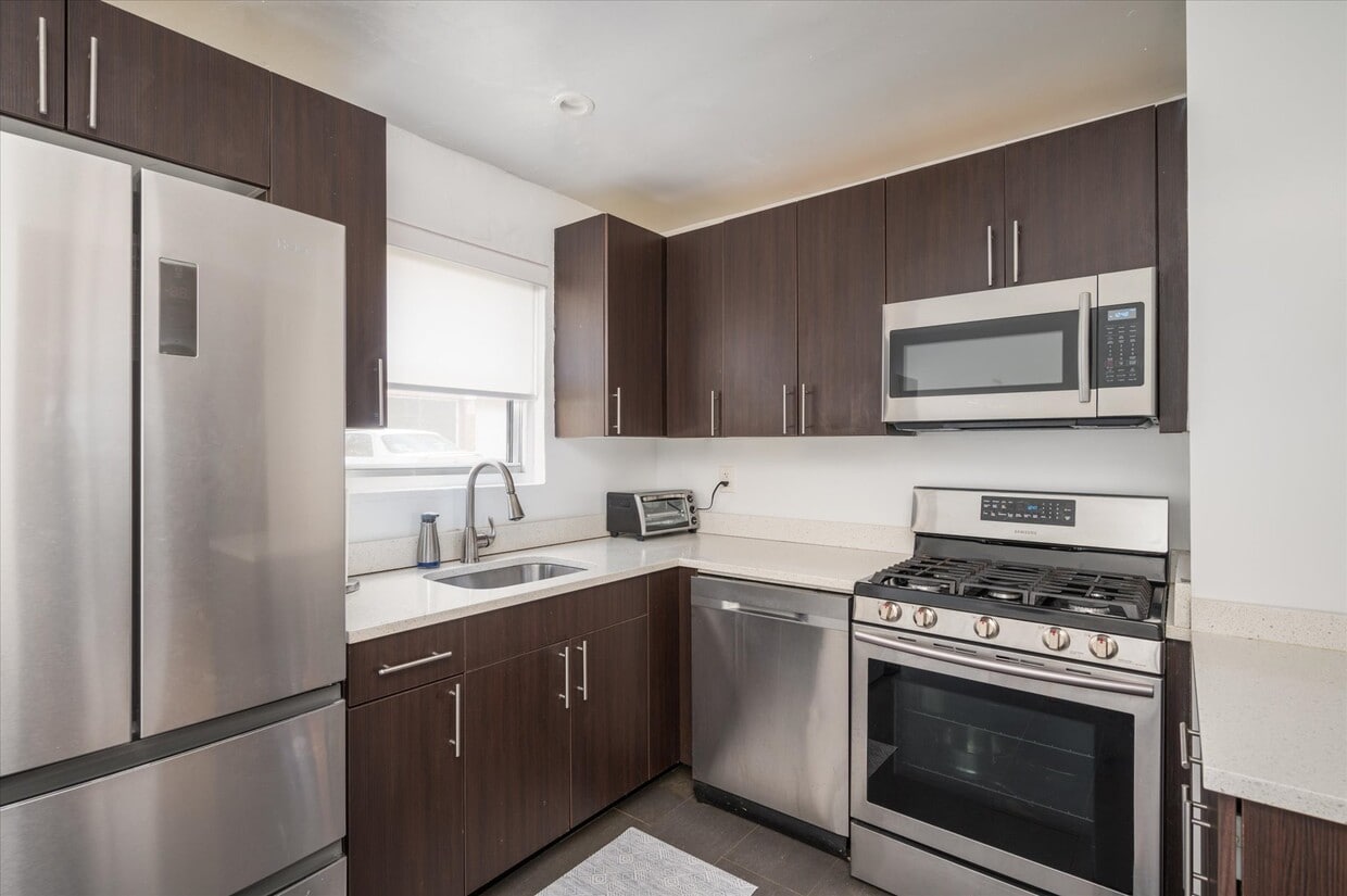 Flower Gardens - 300 Main St Roslyn, NY 11576 | Apartments.com