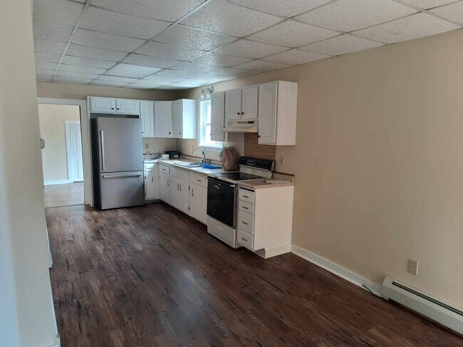 36 Emery St Unit 36B, Sanford, ME 04073 - 36 Emery St Sanford, ME 04073 ...