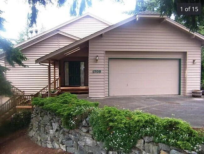 Samish Hill Houses for Rent with a Garage - Bellingham, WA