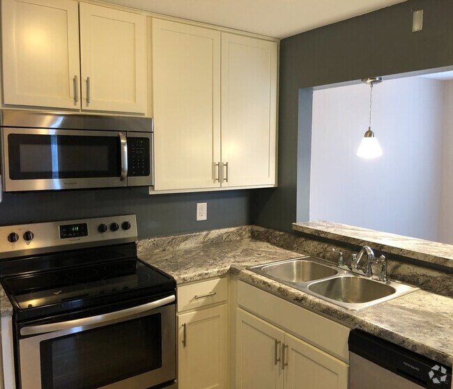 Library Park Historic District Apartments for Rent with Hardwood Floors ...