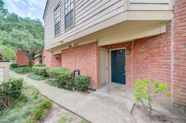 2211 S Kirkwood Rd Unit 4 Houston Tx 77077 Condo For Rent In