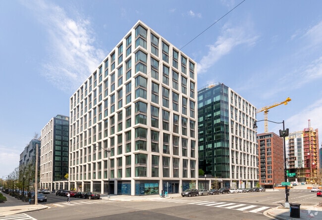 Best Luxury Capitol Riverfront Apartments for Rent - Washington, DC ...