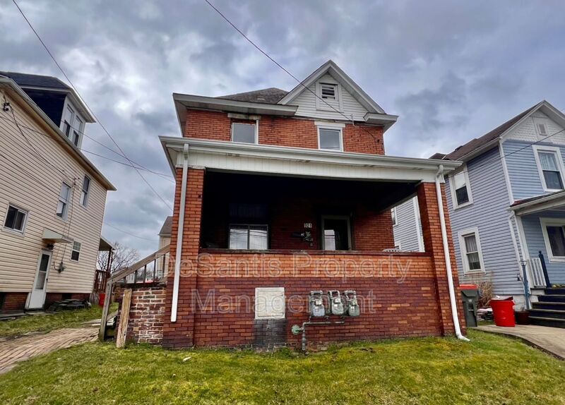 921 15th St Unit 1st Floor, Beaver Falls, PA 15010 - Condo for Rent in ...