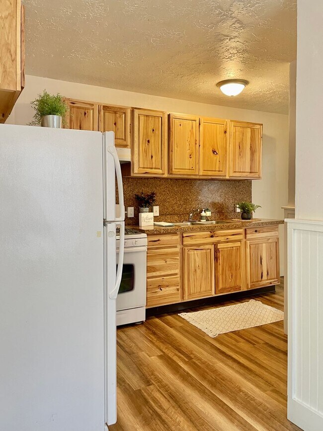 2706-2710 Madison Ave Unit IDM 2710, Ogden, UT 84403 - Room for Rent in ...