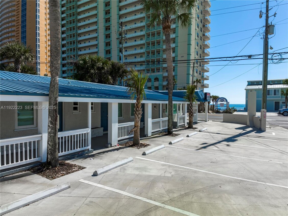 17784 Front Beach Rd Unit 10, Panama City, FL 32413 - Room for Rent in ...