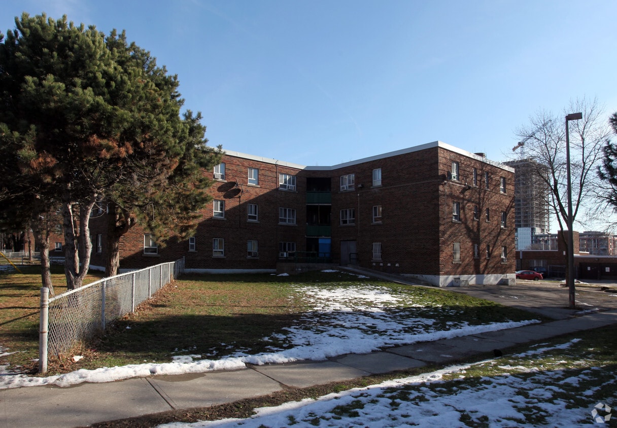 407 Gerrard St E, Toronto, ON M5A 2H4 Apartments - 407 Gerrard St E ...