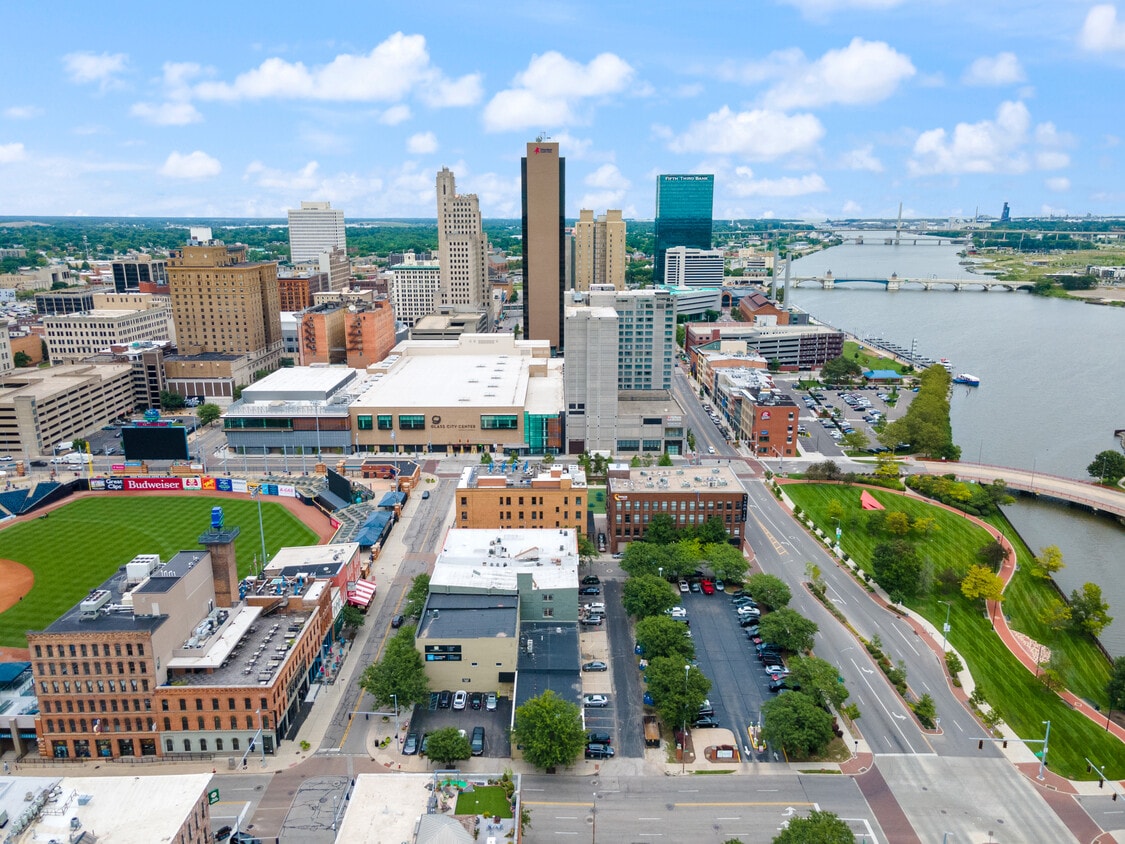 Commodore Perry Apartments - 505 Jefferson Ave Toledo, OH 43604 ...