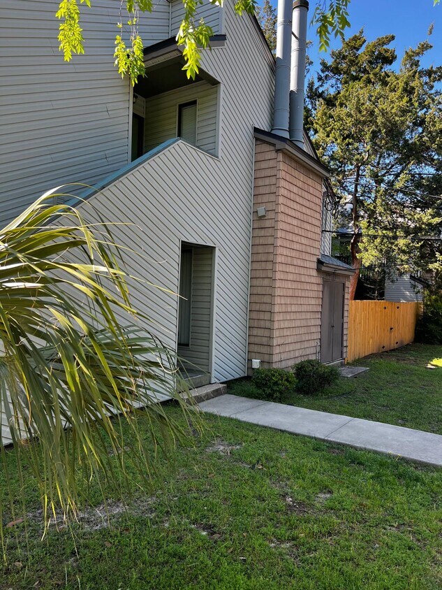 128 Elm Ave SE Unit 2B, Fort Walton Beach, FL 32548 - Room for Rent in ...