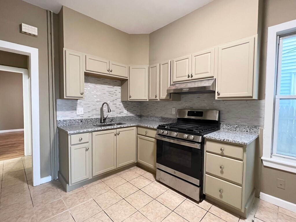 81 W Eagle St Unit 1, Boston, MA 02128 - 81 W Eagle St Boston, MA 02128 ...