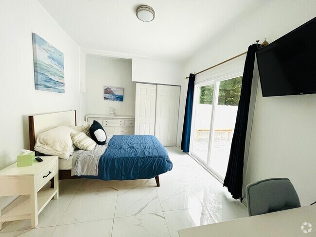 Pines Apartments for Rent with a Walk-In Closet - Gulf Breeze, FL - 1 ...