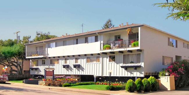 Menlo Oaks Apartments - Apartments in Menlo Park, CA | Apartments.com