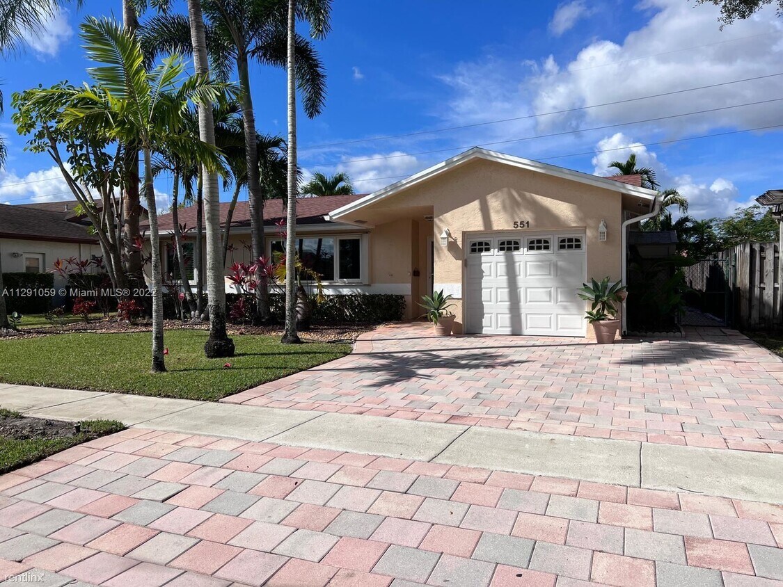 1313 St Tropez Cir, Weston, FL 33326 - House Rental in Weston, FL ...