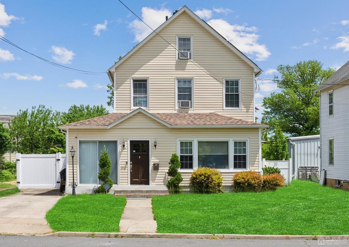 179 Gatzmer Ave, Jamesburg, NJ 08831 - House Rental in Jamesburg, NJ ...