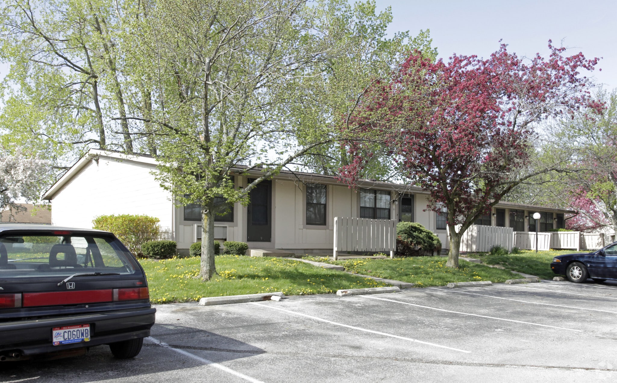 Charing Cross - 1017 S Main St Bowling Green, OH 43402 | Apartments.com