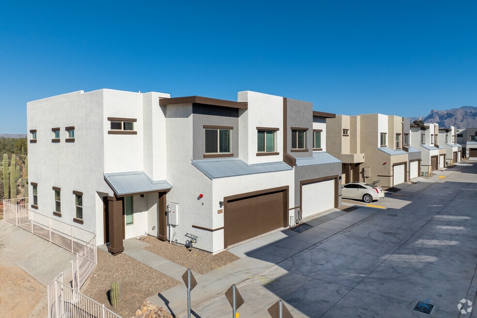 Apartments for Rent with High Ceilings Near Monterra Ridge | Apartments.com
